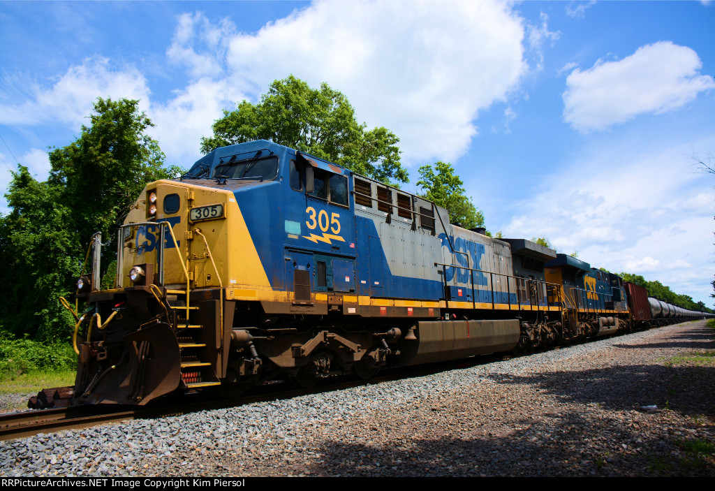 CSX 305 K140 Crude Oil Loads